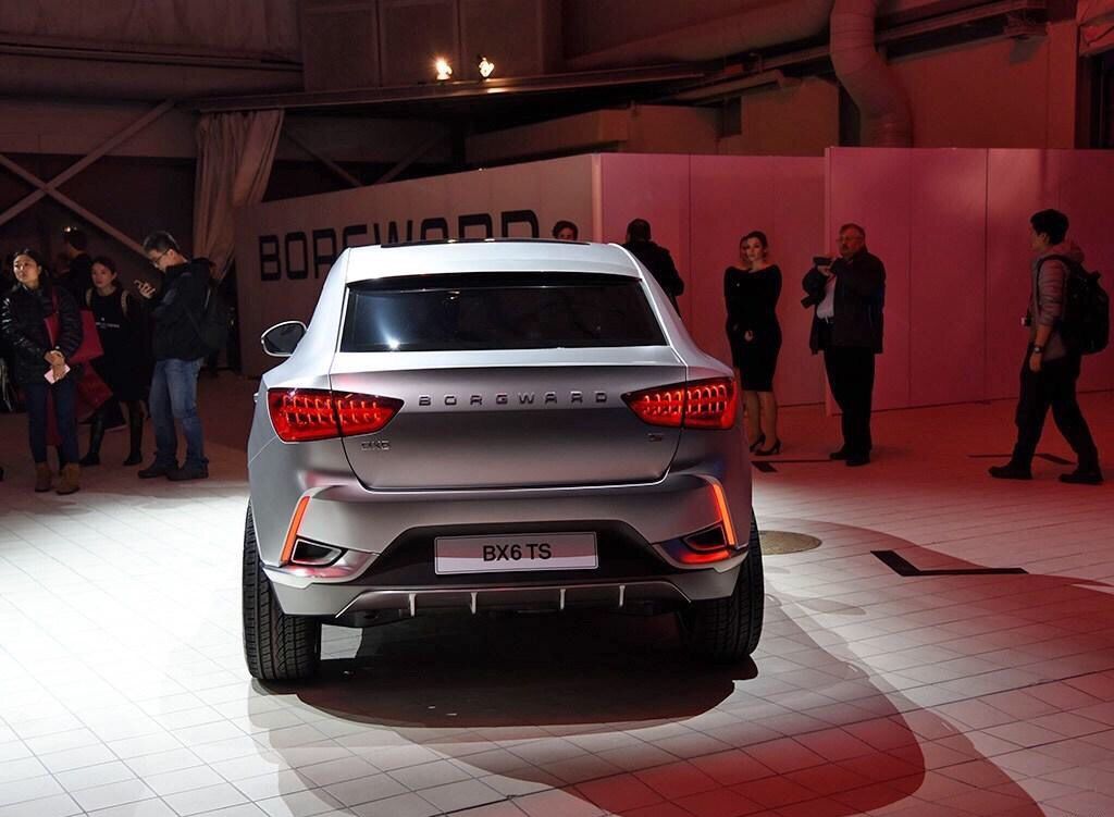 与BBA称兄道弟，20万能买轿跑SUV！结果网友看外观：差劲太多！-新浪汽车