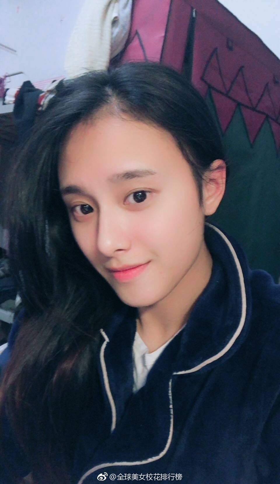 吴静娴 身高165 体重46kg 20岁 乘务员 爱好音乐篮球 话剧表演播音主