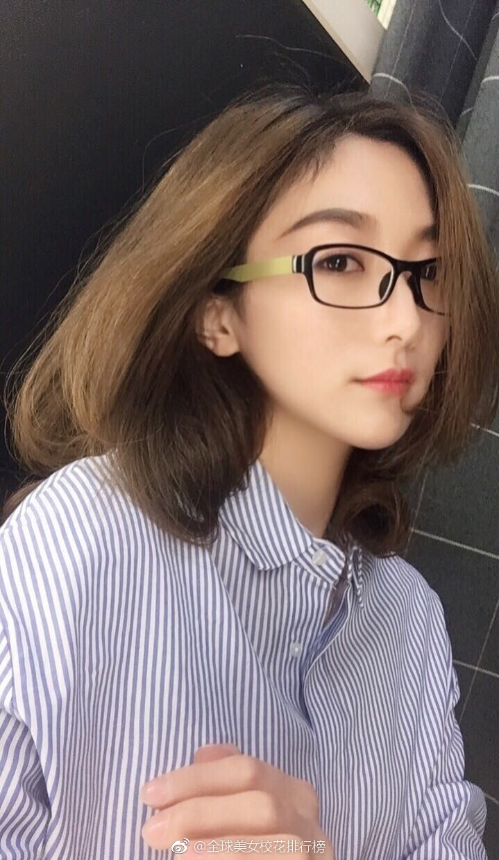 美女校花 吴思 长沙大学 23岁 身高166cm 喜欢画画|长沙大学|吴思|校花_新浪新闻