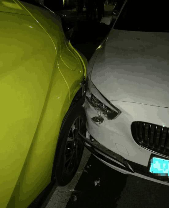 丰田CHR遭宝马3系碰撞 车主：TNGA平台的安全性果然名不虚传！-新浪汽车