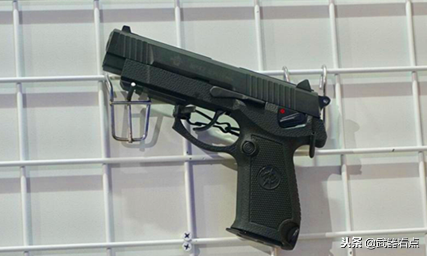 军事丨国产NP42型手枪，在设计上完全按照美军标准研制！