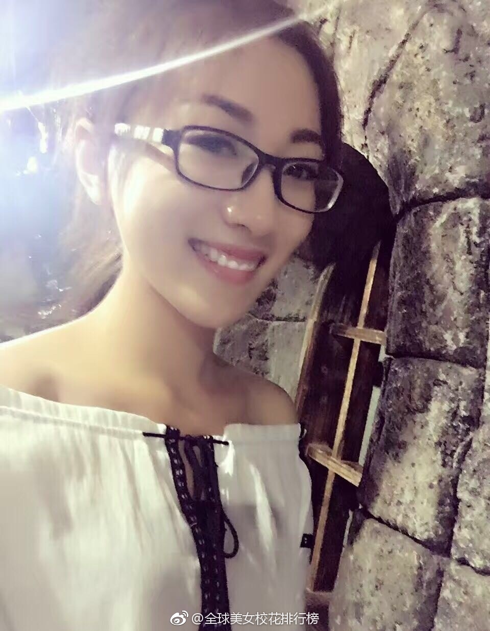 美女校花 吴思 长沙大学 23岁 身高166cm 喜欢画画|长沙大学|吴思|校花_新浪新闻