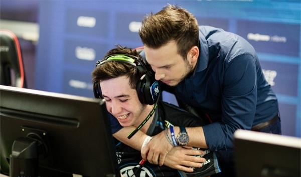 「CSGO名人堂」狙神kennyS的传奇历程|狙击手|击杀|冠军_新浪新闻