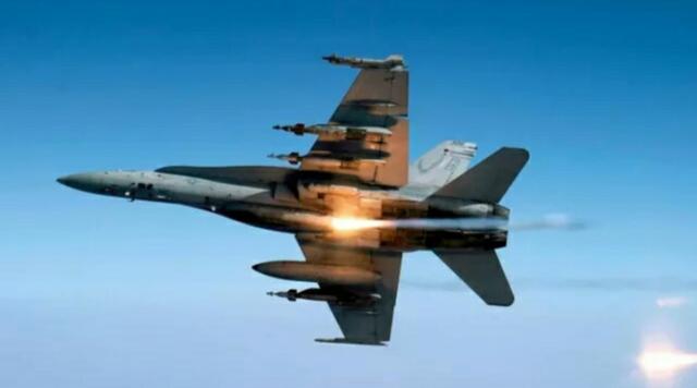 美国正版太行F110烧钱无数，为啥照样机毁人亡不断