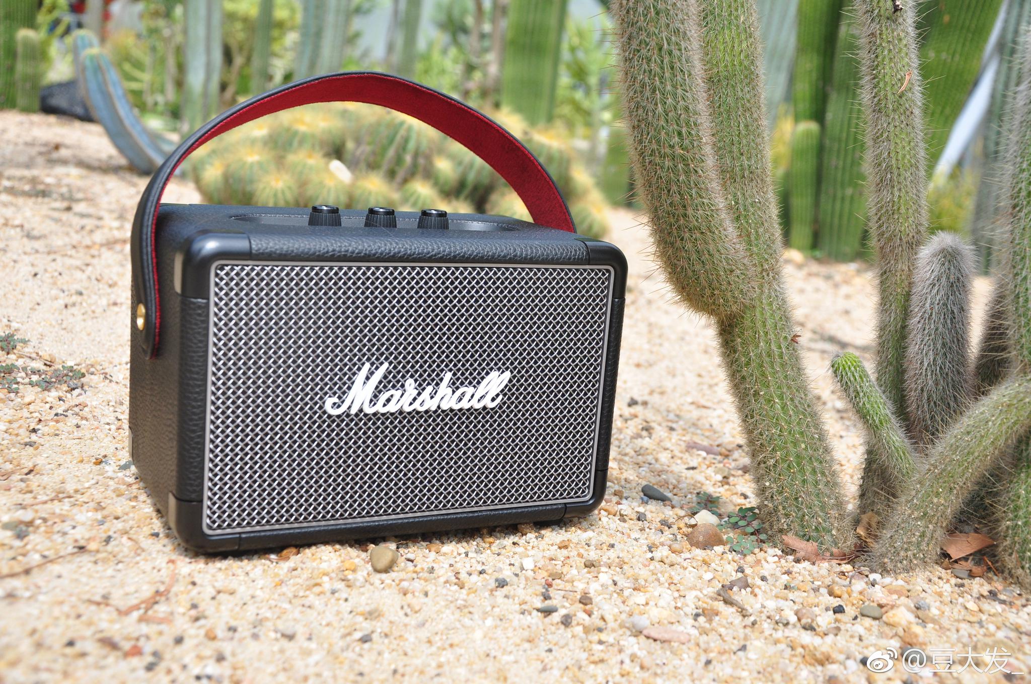 不管多远 不管环境如何 Kilburn II总能给我陪伴 音乐和旅行更配哦|音乐|环境|旅行_新浪新闻