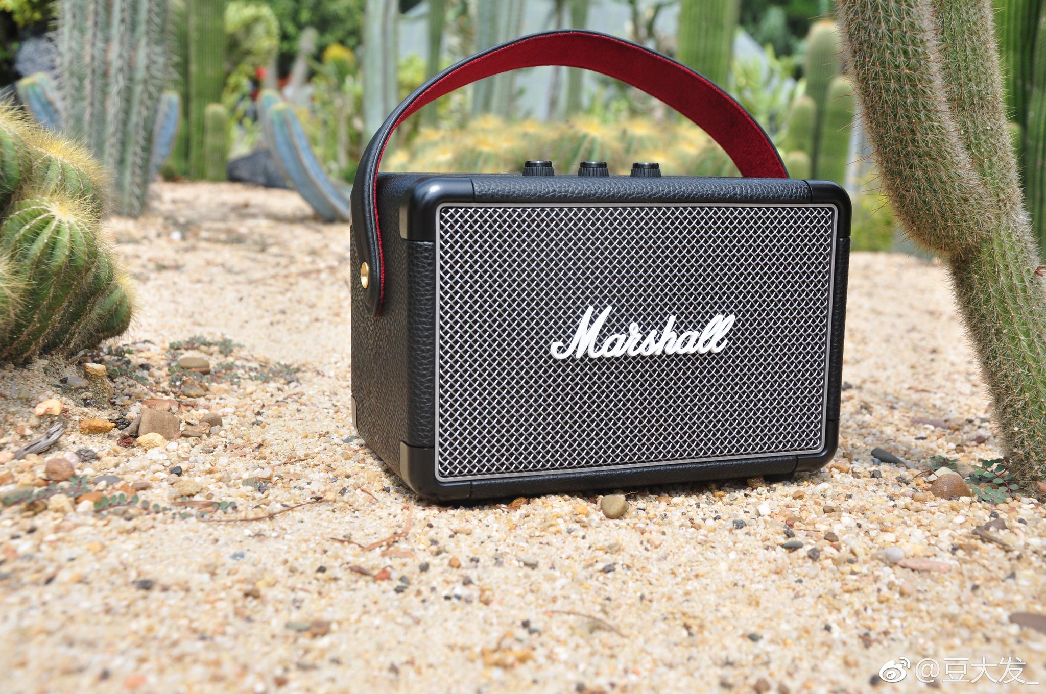 不管多远 不管环境如何 Kilburn II总能给我陪伴 音乐和旅行更配哦|音乐|环境|旅行_新浪新闻