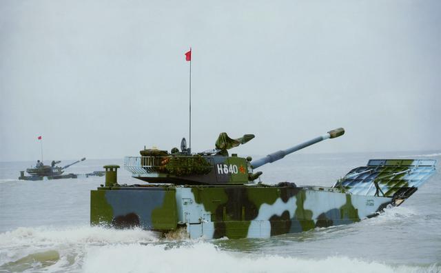 美国的两栖攻击战车（AAAV）的作战性能如何？|战车|作战|步战车_新浪新闻