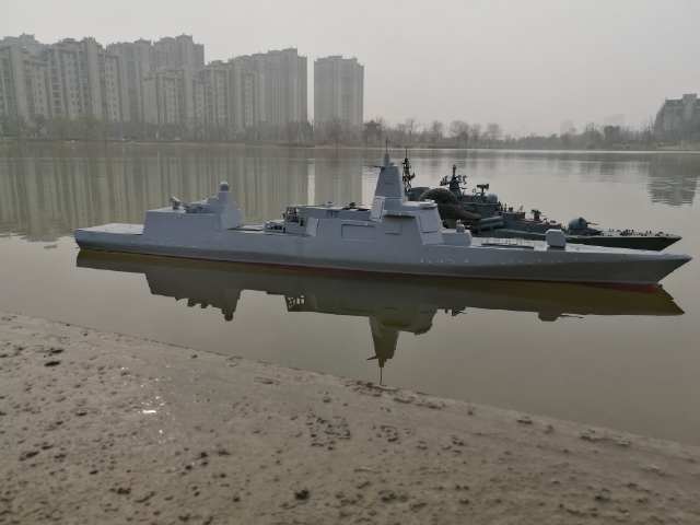 国产005驱逐舰首次试航，无人机全程跟拍，军迷们：做到了！