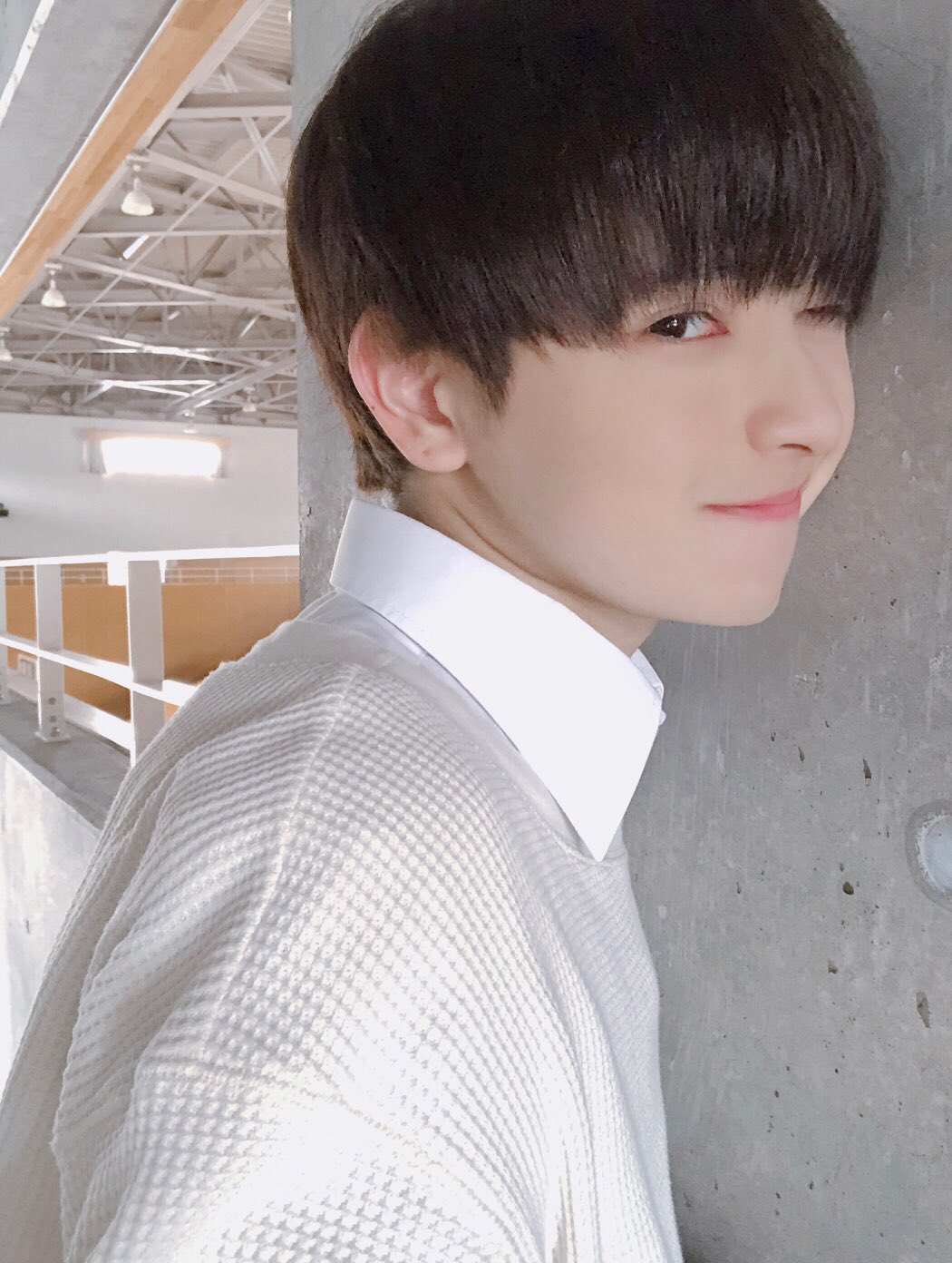 作为美女帅哥博主怎么能少的了帅哥的安利呢Twitter（@xsxren）|帅哥|美女|Twitter_新浪新闻