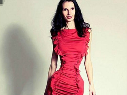 世界上6个细腰女人，最细的只有30cm，这才是真正的小腰精