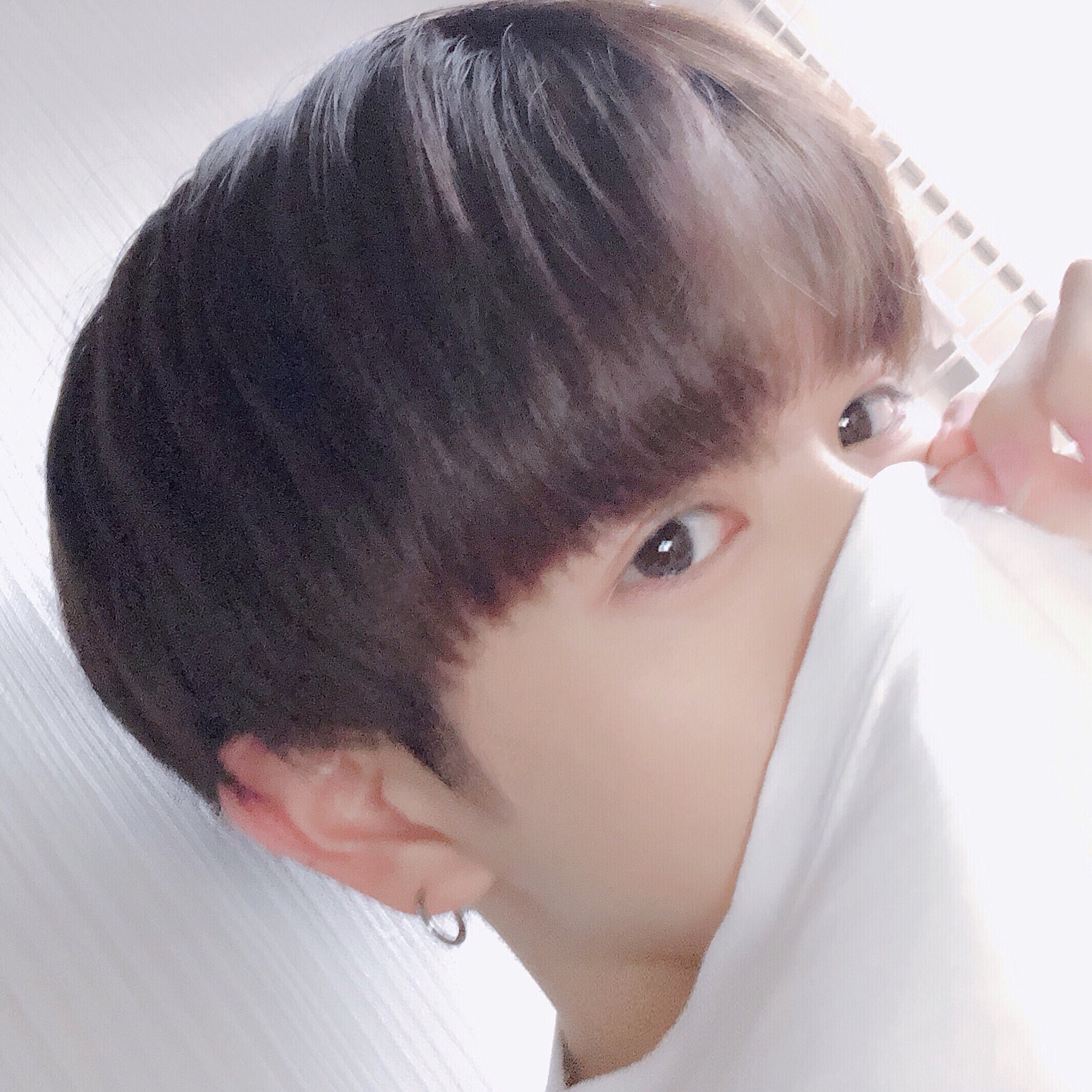 作为美女帅哥博主怎么能少的了帅哥的安利呢Twitter（@xsxren）|帅哥|美女|Twitter_新浪新闻