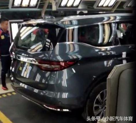 工厂实拍全国首台蓝色吉利MPV！比别克GL6漂亮 配1.5T 或8万起-新浪汽车