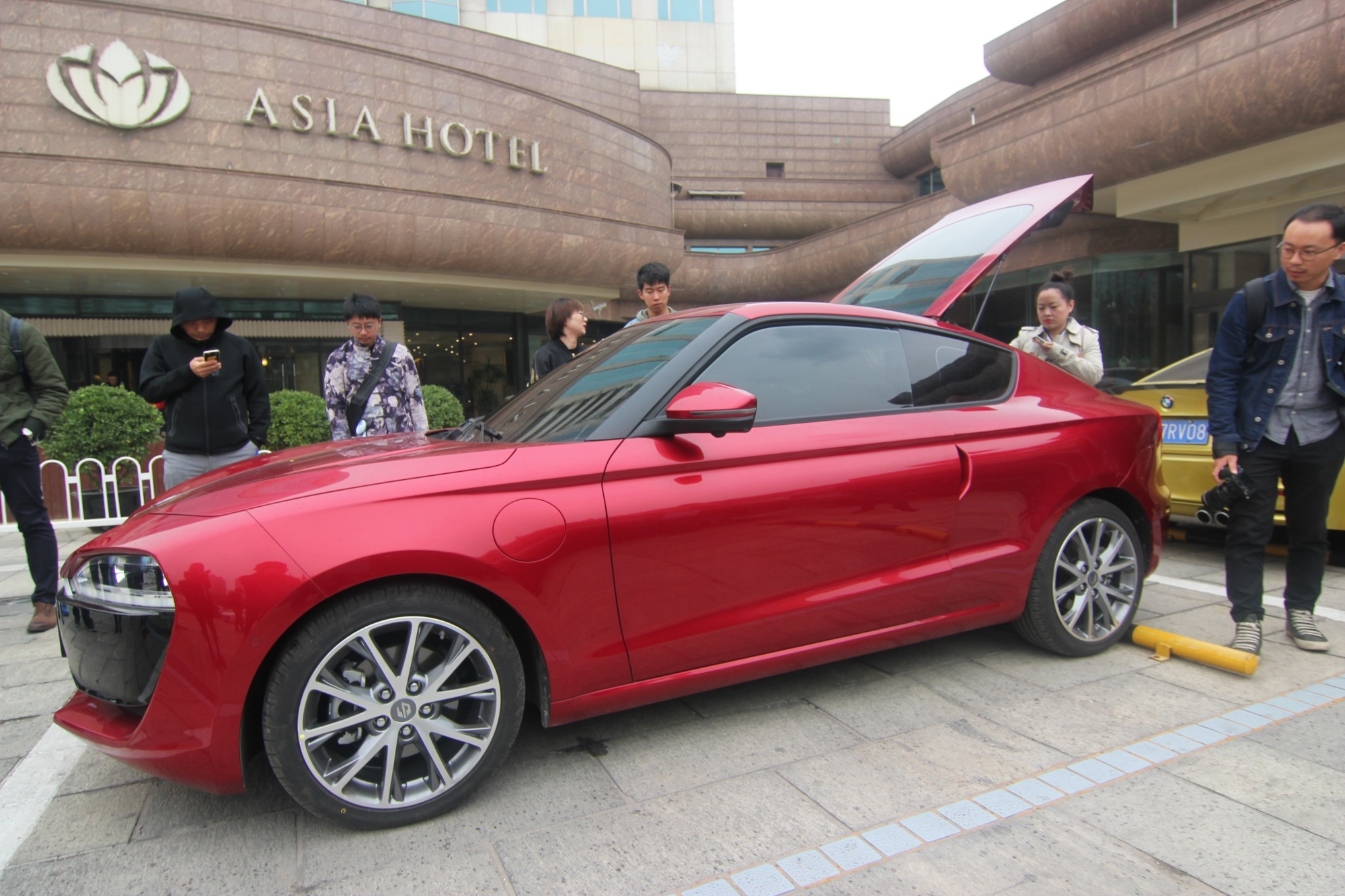 零跑想“领跑”，除了量产，还有什么是关键？-新浪汽车