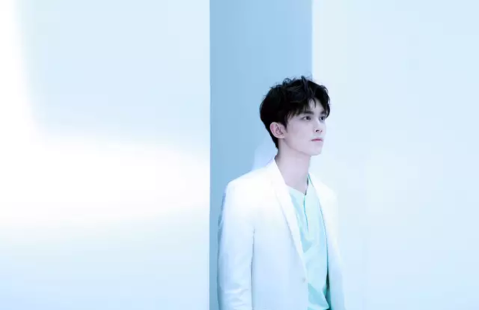 吴磊拍摄顶级品牌广告，粉丝，买不起看得起系列|吴磊|拍摄|粉丝_新浪新闻