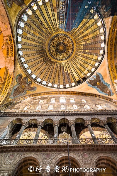 伊斯坦布尔圣索菲亚大教堂，拜占庭风格改变建筑史，可与长城媲美|圣索菲亚大教堂|伊斯坦布尔|圆顶_新浪新闻