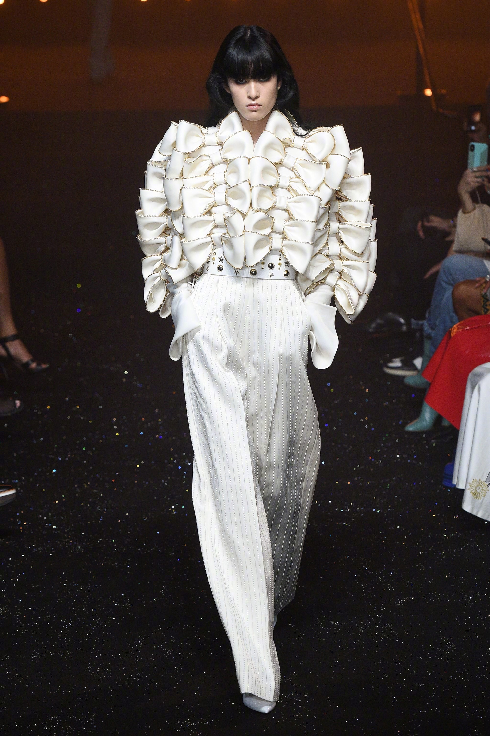 Viktor & Rolf 2018秋冬高级定制系列大秀——以“Immaculate Collec