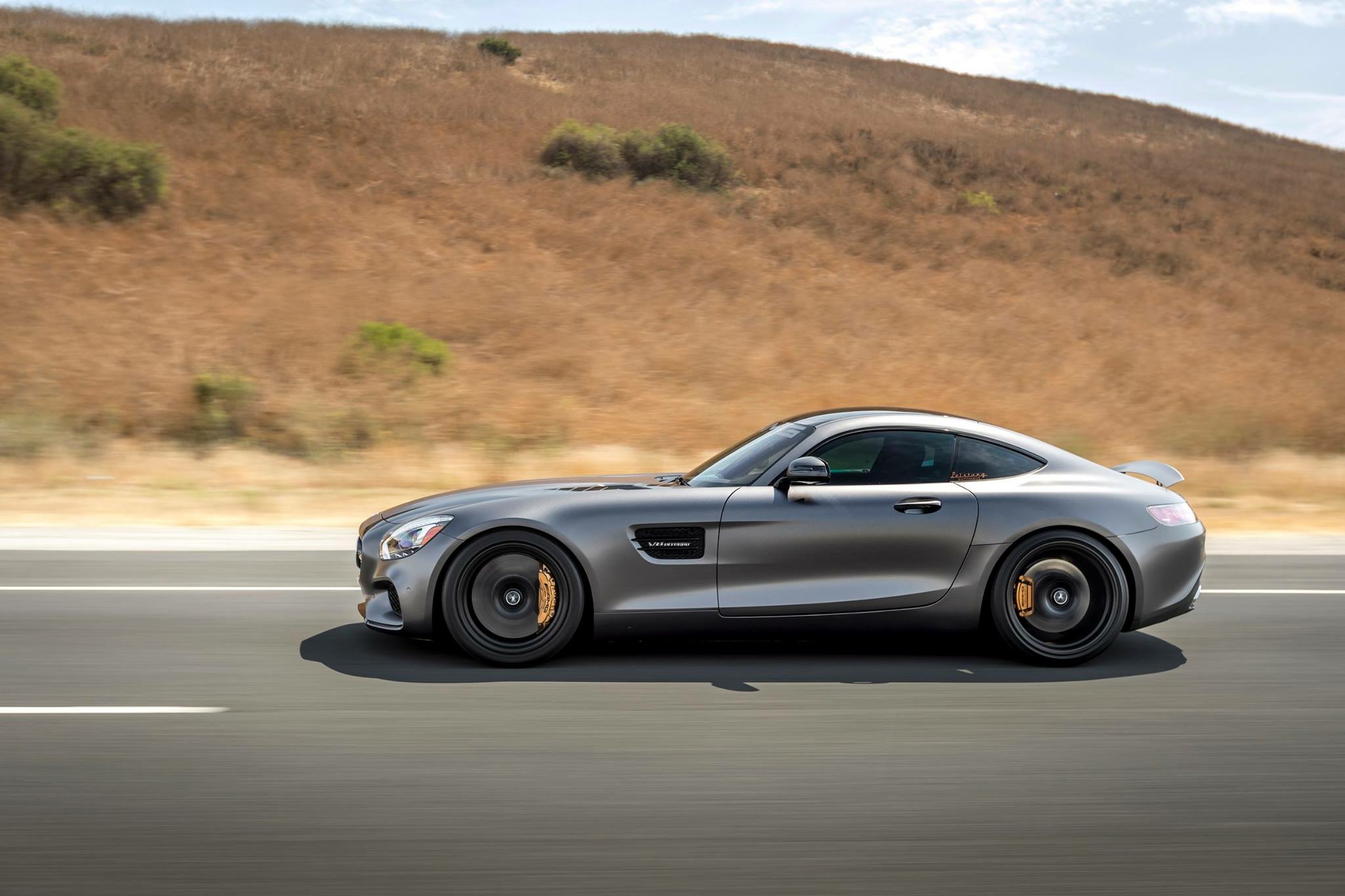 Mercedes-Benz AMG GTS-新浪汽车