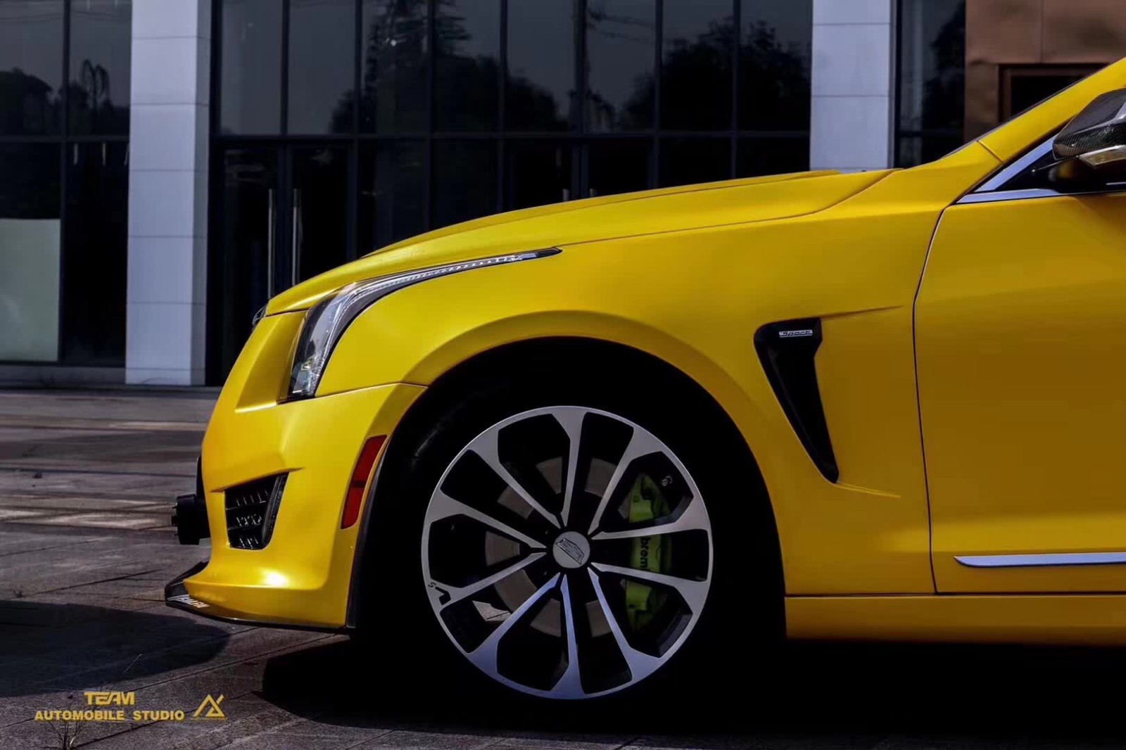 凯迪拉克ATSL施工AX-电光金属黄！很黄、很暴力-新浪汽车