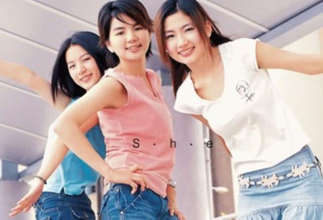 SHE经典造型重现，颜值多年不变，照片一出惹粉丝泪崩了！