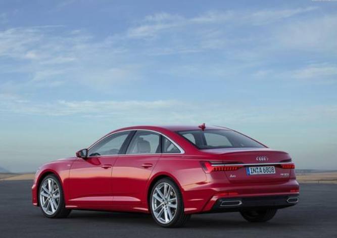 2019款奥迪A6人称小奥迪A8，打开车门才知有多霸气，中控全是屏-新浪汽车