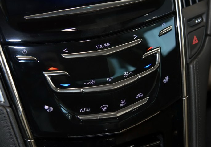 20万加速6.5秒8AT！凯迪拉克ATS-L换代前的疯狂-新浪汽车