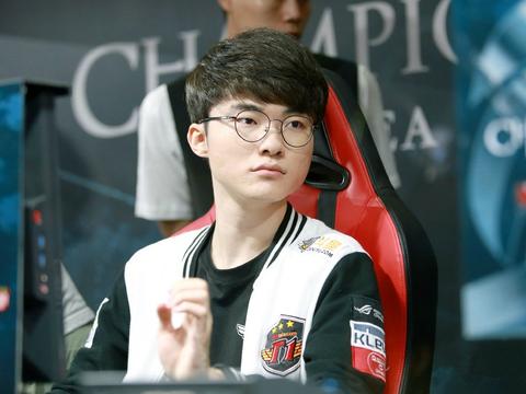 Faker从什么时候开始变捞的？大概从被兮夜单杀时算起吧|状态|时候|总决赛_新浪新闻