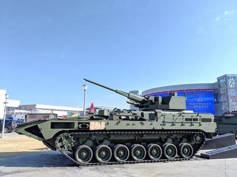 俄罗斯全新T-15重型步战亮相 57mm主炮吸引好奇的目光_新浪新闻