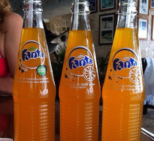 泰国花花绿绿的“芬达”，您都喝过哪几款？红色芬达，另有他用？|泰国|芬达|老六_新浪新闻