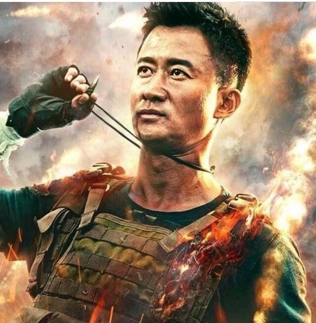 吴京低调现身机场爷们十足|吴京|爷们|低调_新浪新闻