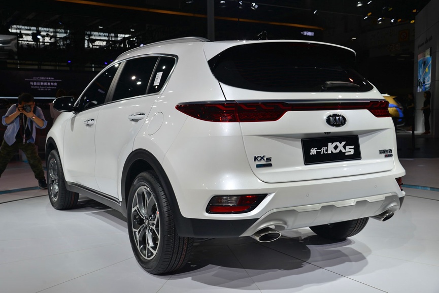 广州车展实拍新款东风悦达起亚KX5，外观微调，造型更精致-新浪汽车