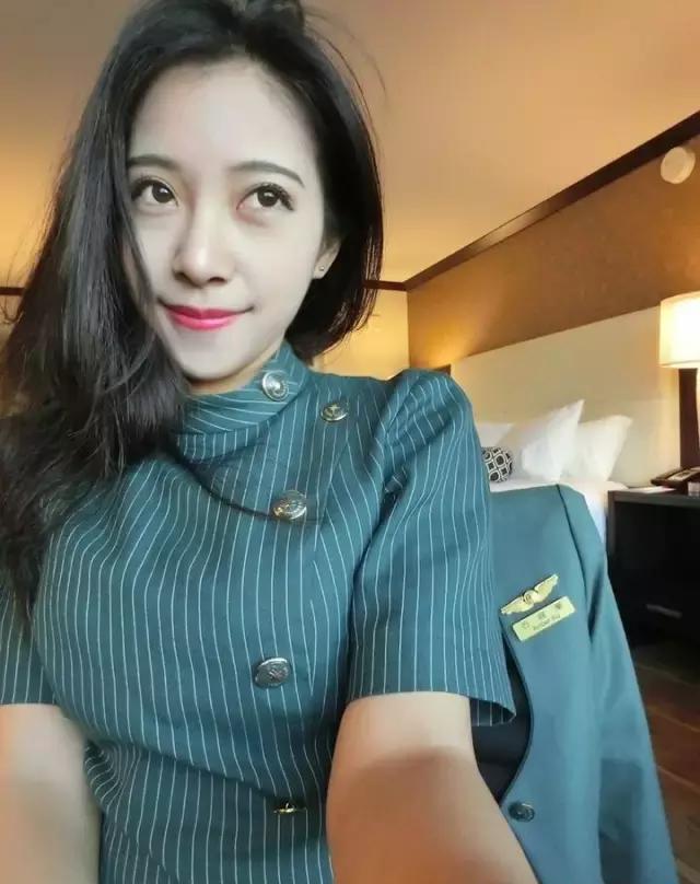 台湾正妹，美女空姐私照曝光|精灵宝可梦：GO|空姐|妹子_新浪新闻