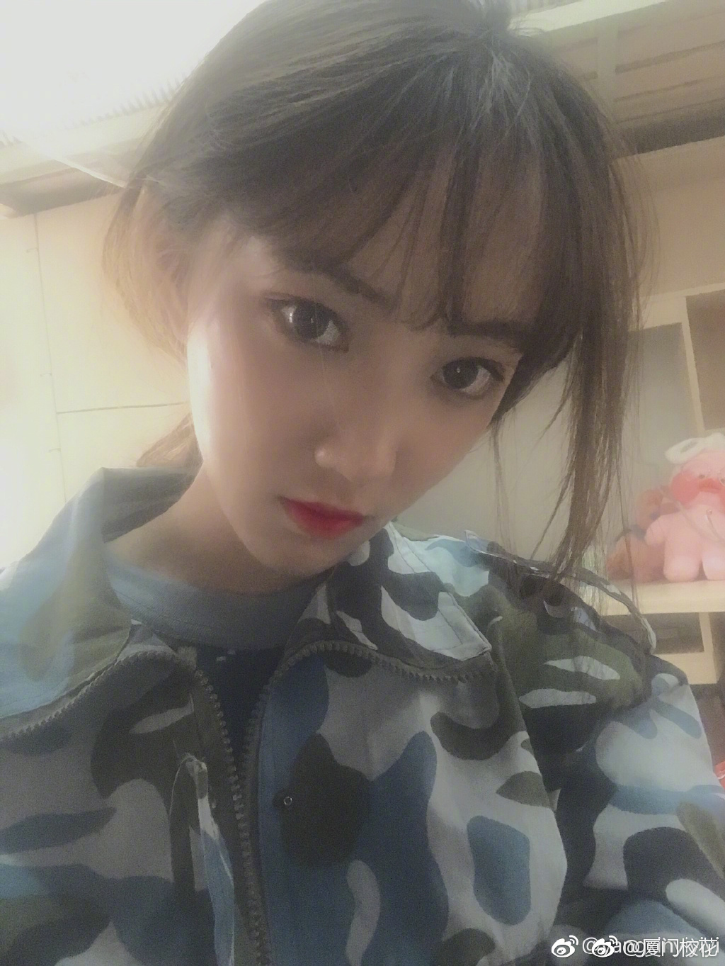 她叫杨心怡，00年，就读于华侨大学，身高172cm，酷酷的女生|杨心怡|华侨大学|就读_新浪新闻