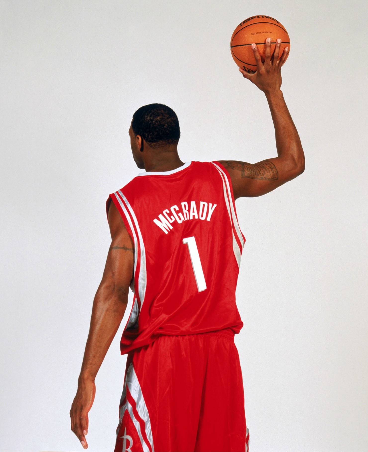 麦迪当年加盟火箭队后拍摄的定妆照！