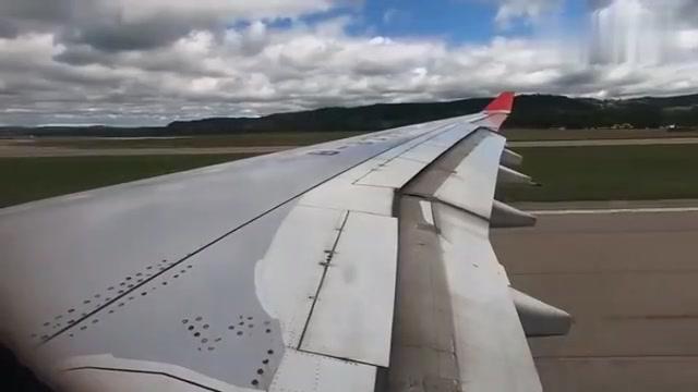 四川航空空客A330-200，机翼视角目睹起飞过程，经济舱飞行体验_新浪新闻