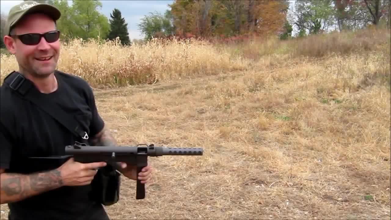 史密斯韦森M76冲锋枪，采用9毫米口径弹药供弹，靶场射击测试_新浪新闻