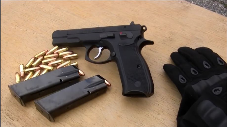 最成熟的型号捷克CZ85B手枪，弹匣加弹 靶场射击测试_新浪新闻