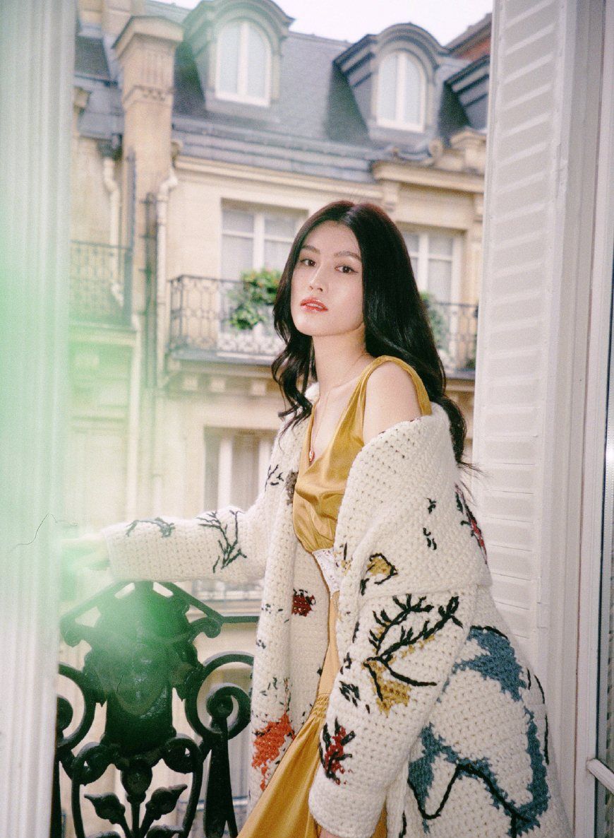 超模何穗最美的7张照片，高雅脱俗，纤尘不染，真不愧是何仙姑！