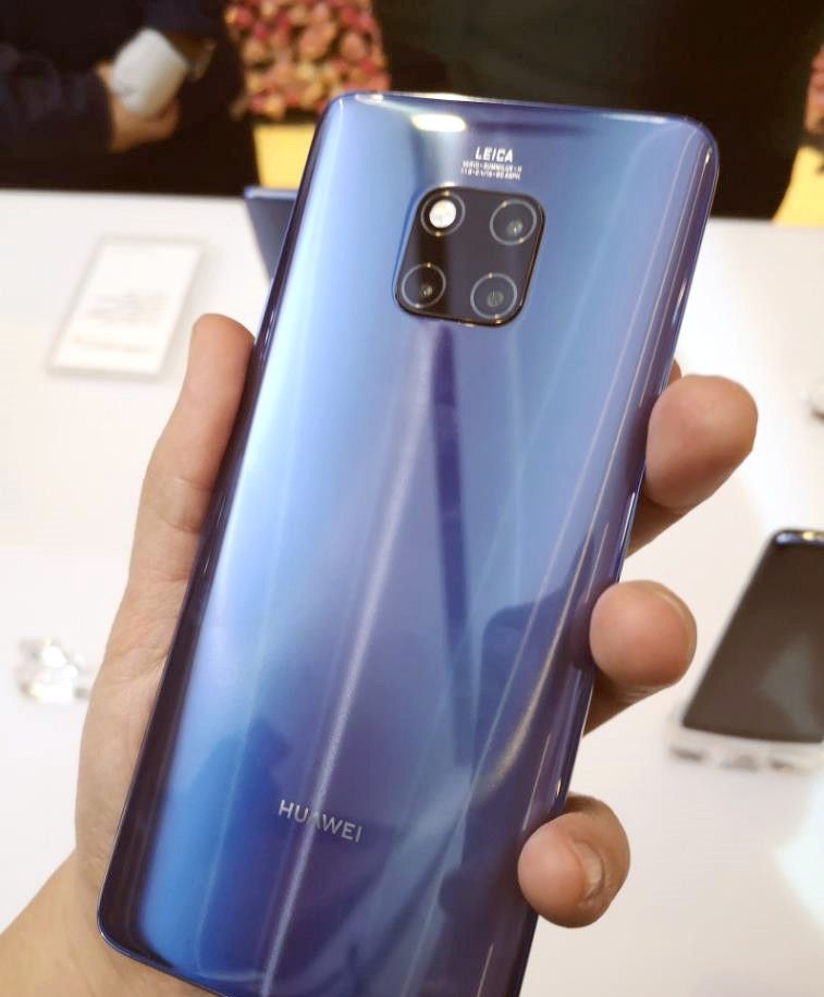 红蓝知己：华为Mate20 Pro新增两款全新配色，有一点心动？__财经头条