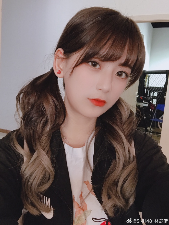 偶像女团SNH48-林舒晴可爱写真美照欣赏