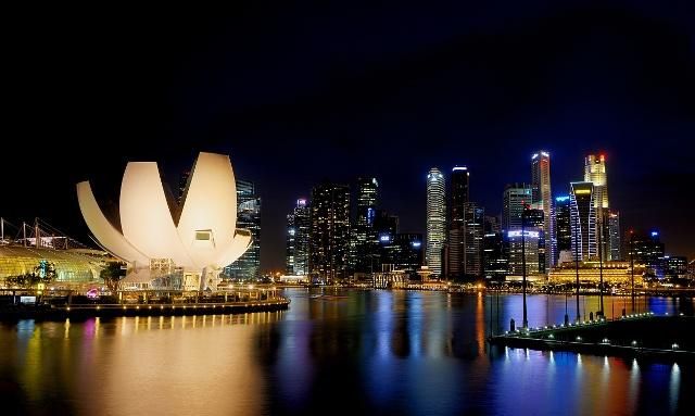 新加坡夜景，霓虹的灯光，让人心旷神怡