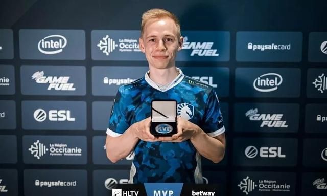 「2019TOP20」第4位：EliGE，第3位：device|阿汤哥|冷面|冠军_新浪新闻