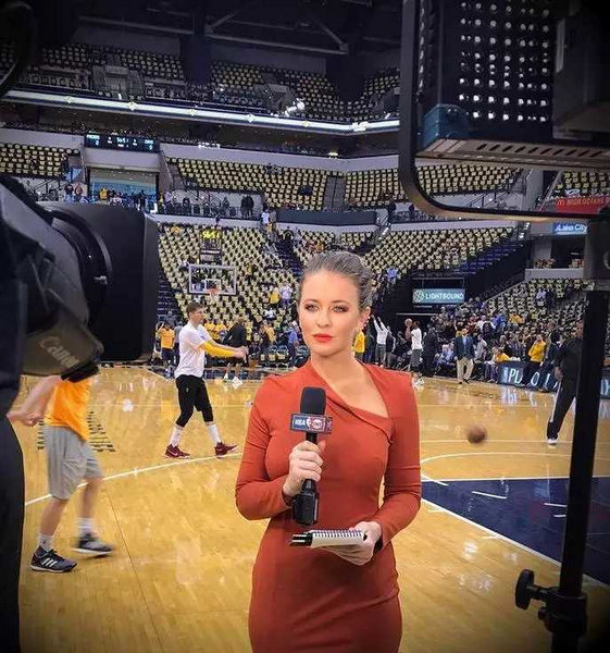 NBA5大最美的女记者，一人已有54岁，一人跟随詹皇加盟湖人