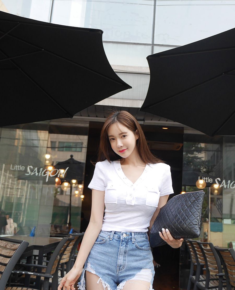 韩国美女小姐姐热裤穿搭,第一眼就爱上了