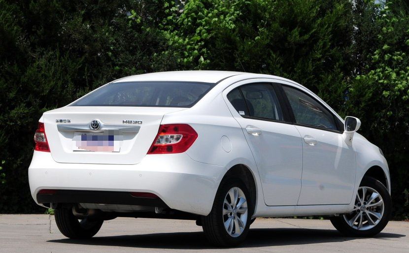 配置全面的中华H230，时尚感爆棚，运动气息浓厚-新浪汽车