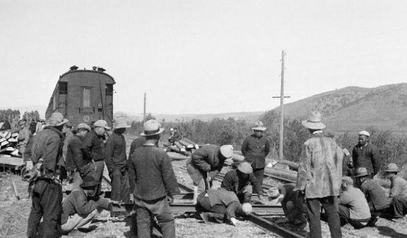 珍贵老照片：汪伪政权在武汉召开的“国民大会”的主席台|国民大会|主席台|政权_新浪新闻