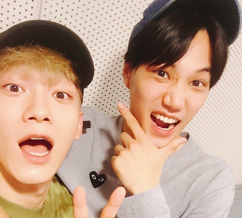 EXO成员Chen和KAI的有趣互动，金氏兄弟的快乐，有爱的两兄弟