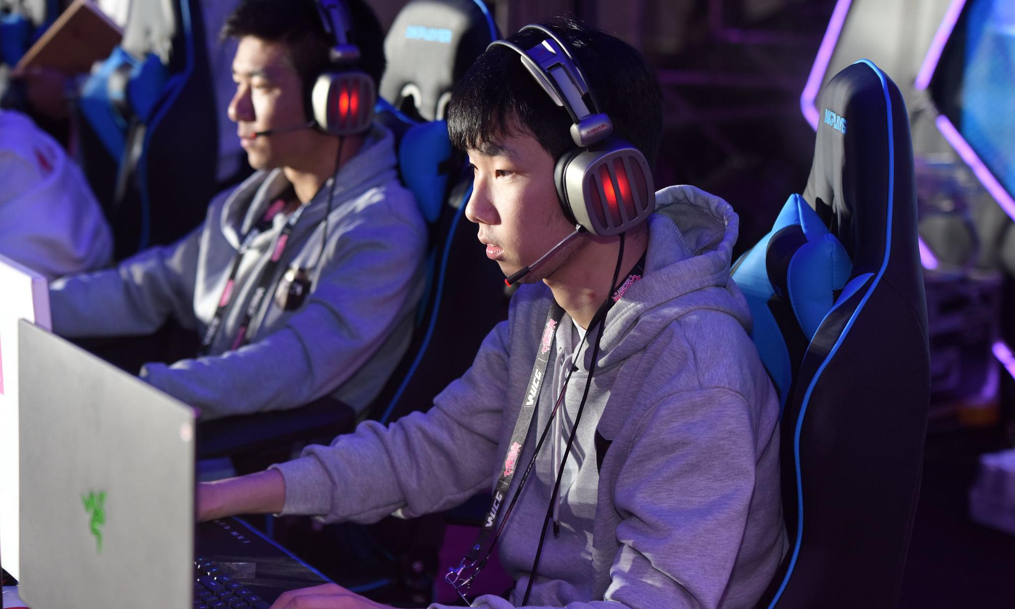 英雄联盟：决战到凌晨四点！集美大学获得WUCG全球总决赛冠军！|集美大学|麦考瑞|参赛_新浪新闻