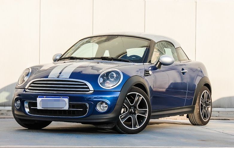 简约动感的MINI COUPE，给人很舒服的感觉，符合大众的审美-新浪汽车
