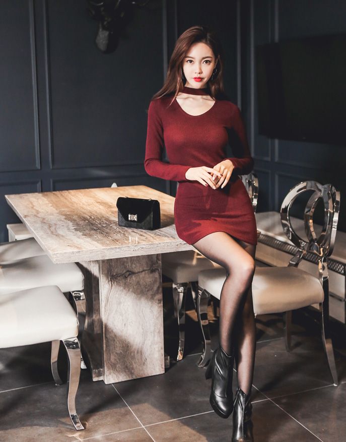 美女模特黑丝高跟鞋穿搭,身材很美