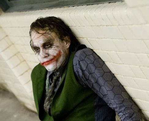 希斯莱杰，他扮演的小丑深入人心，这16个幕后故事你可能并不清楚